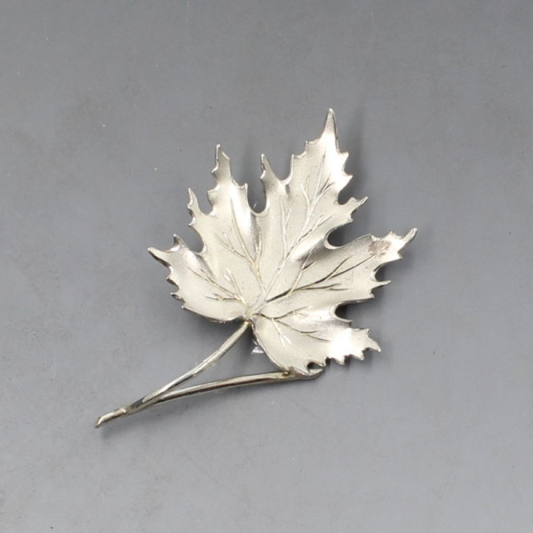 Hamilton and Inches Sterling Silver Leaf Brooch UK