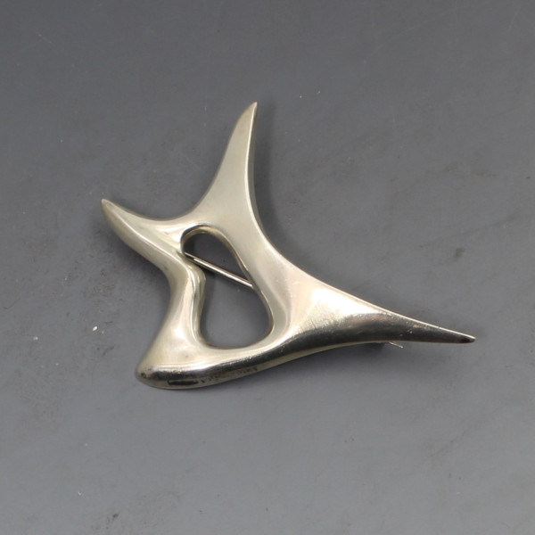 Ernest Blyth for Ivan Tarratt Ltd Silver Amoeba Brooch
