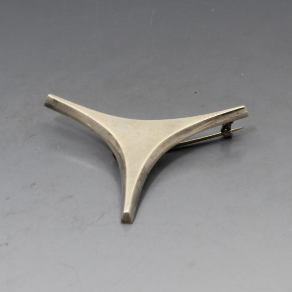 Ernest Blyth for Ivan Tarratt Ltd Silver Brooch