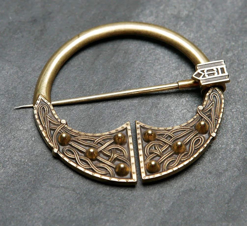 Different Types of Brooch Styles - Ilustrated - Guide