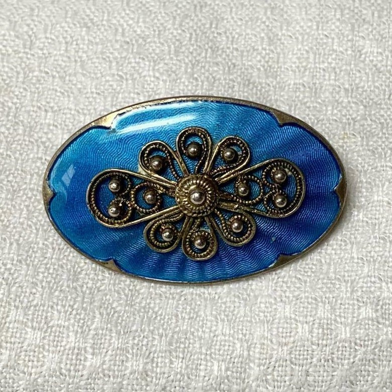 Different Types of Brooch Styles - Ilustrated - Guide