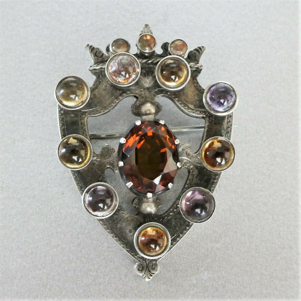 Different Types of Brooch Styles - Ilustrated - Guide